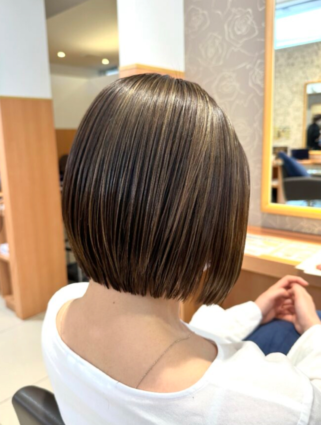 前下がりボブが大人気！魅力やおすすめの人、スタイル集をまるごとご紹介 ｜ 【公式】トータルビューティーサロン AccessMoon